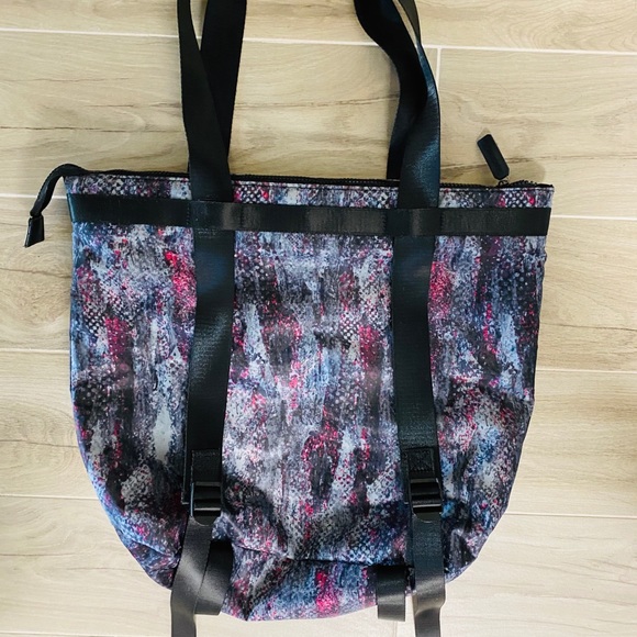 Danskin | Bags | Danskin Reptile Gym Bag Shoulder Or A Backpack | Poshmark